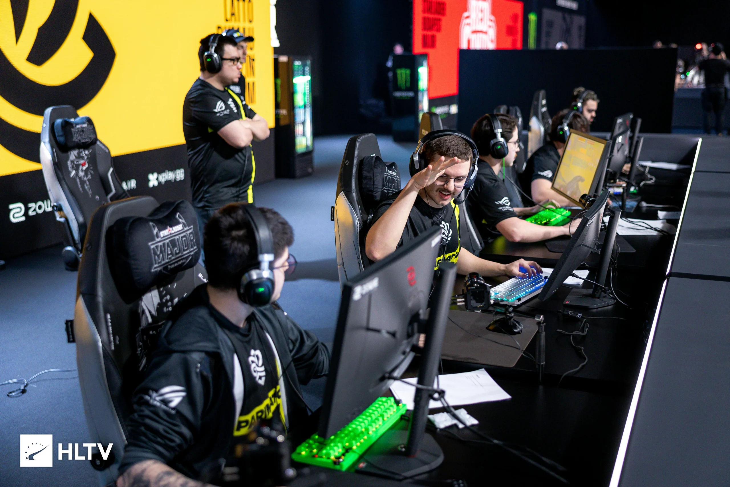 StarLadder ブダペスト メジャー 2025 2 日目の要約 - BUFF.PLUS